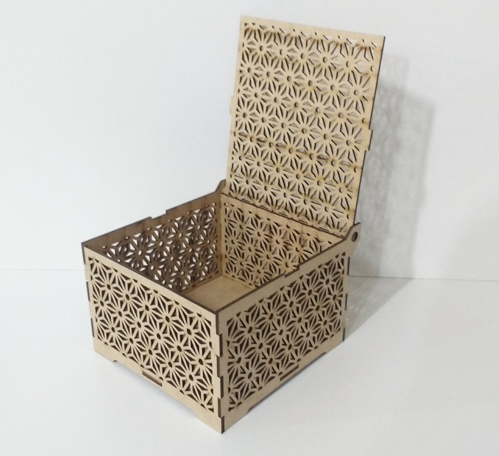 Caixa MDF 16x16x7cm vazada com tampa fixa